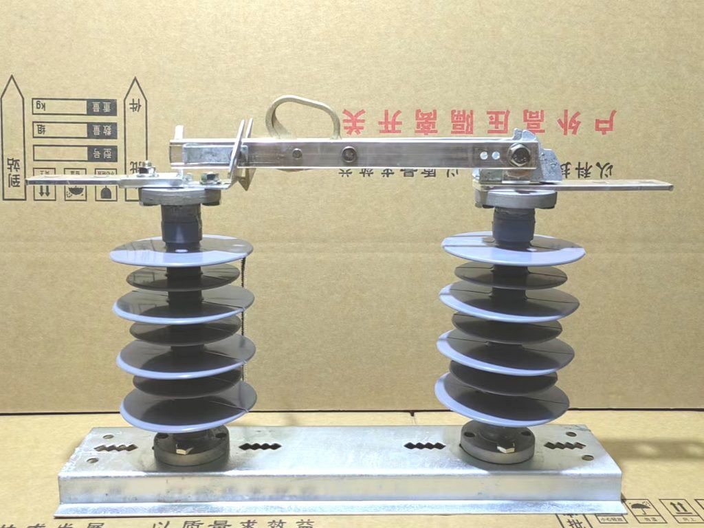 ABB Type pole mounted disconnector - surge arrester, Lightning Arrester ...